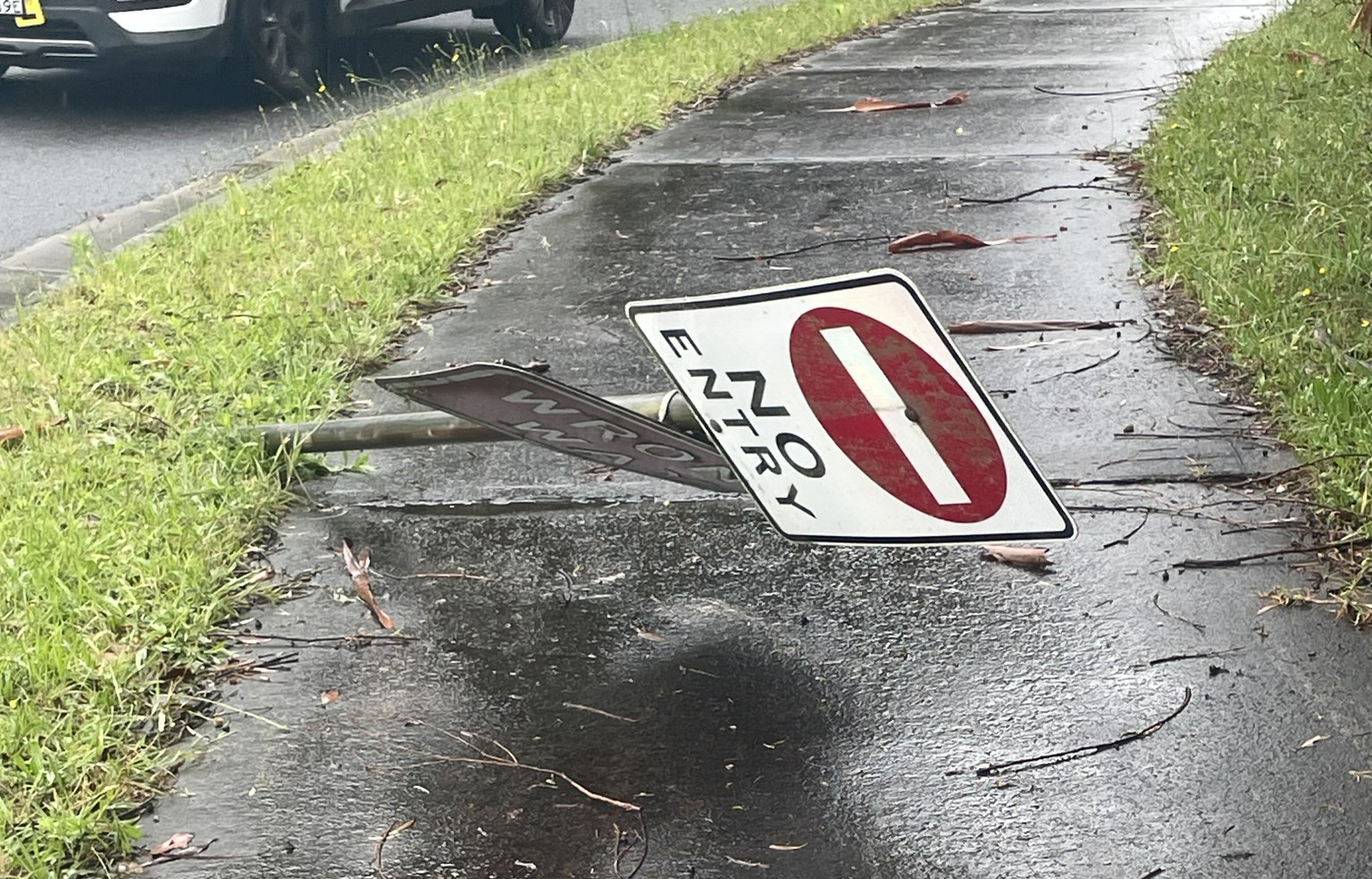 Appeal for information after Helensburgh road signs damaged – Bulli ...